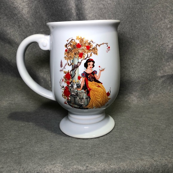 Disney | Dining | Disney Store Exclusive Collection Snow White Pedestal ...